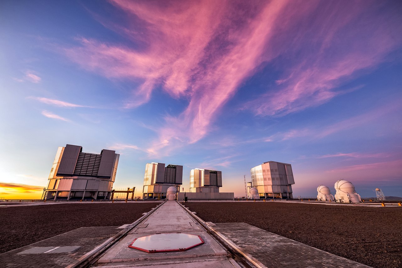The VLT at Sunset | ESO