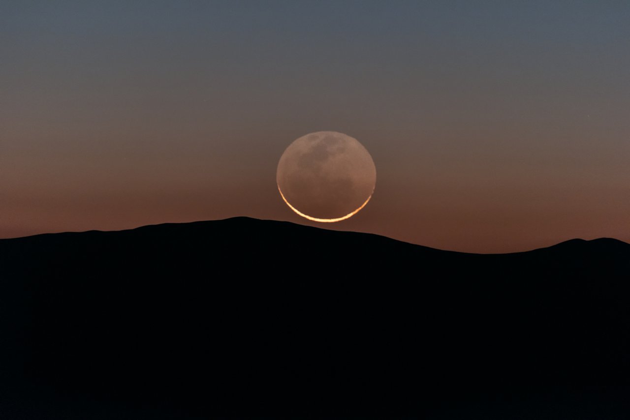 Good Moon rising | ESO