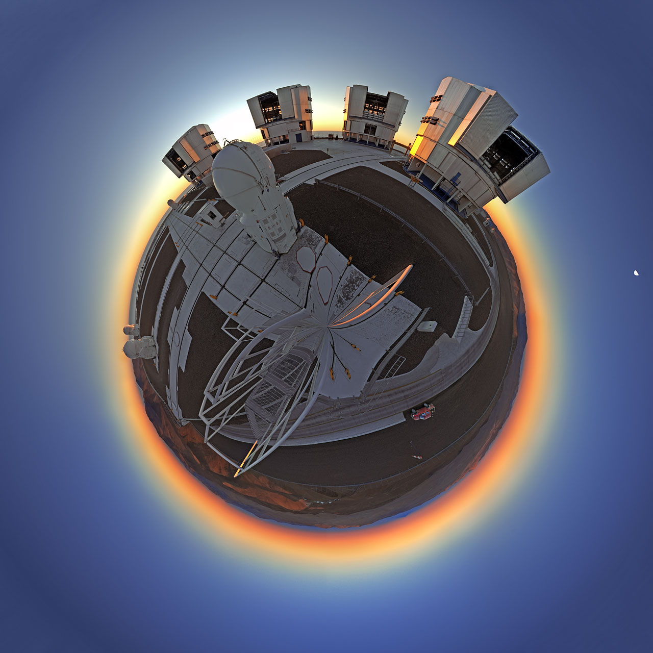 360° panorama of the VLT platform | ESO