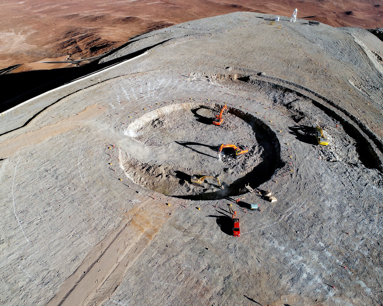 Reaching new heights and depths | ESO