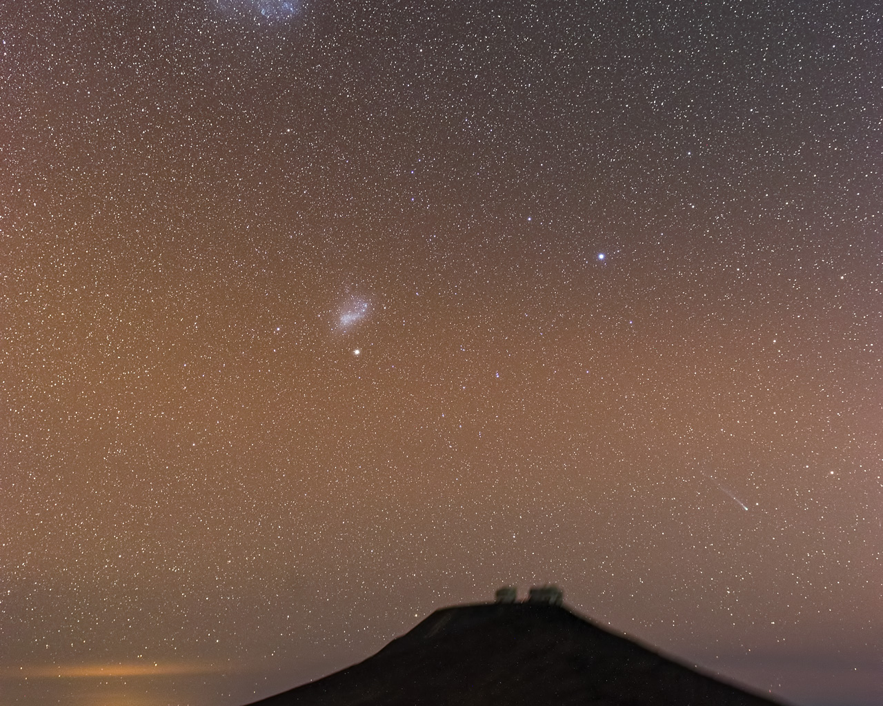 Comet over Paranal | ESO Ireland